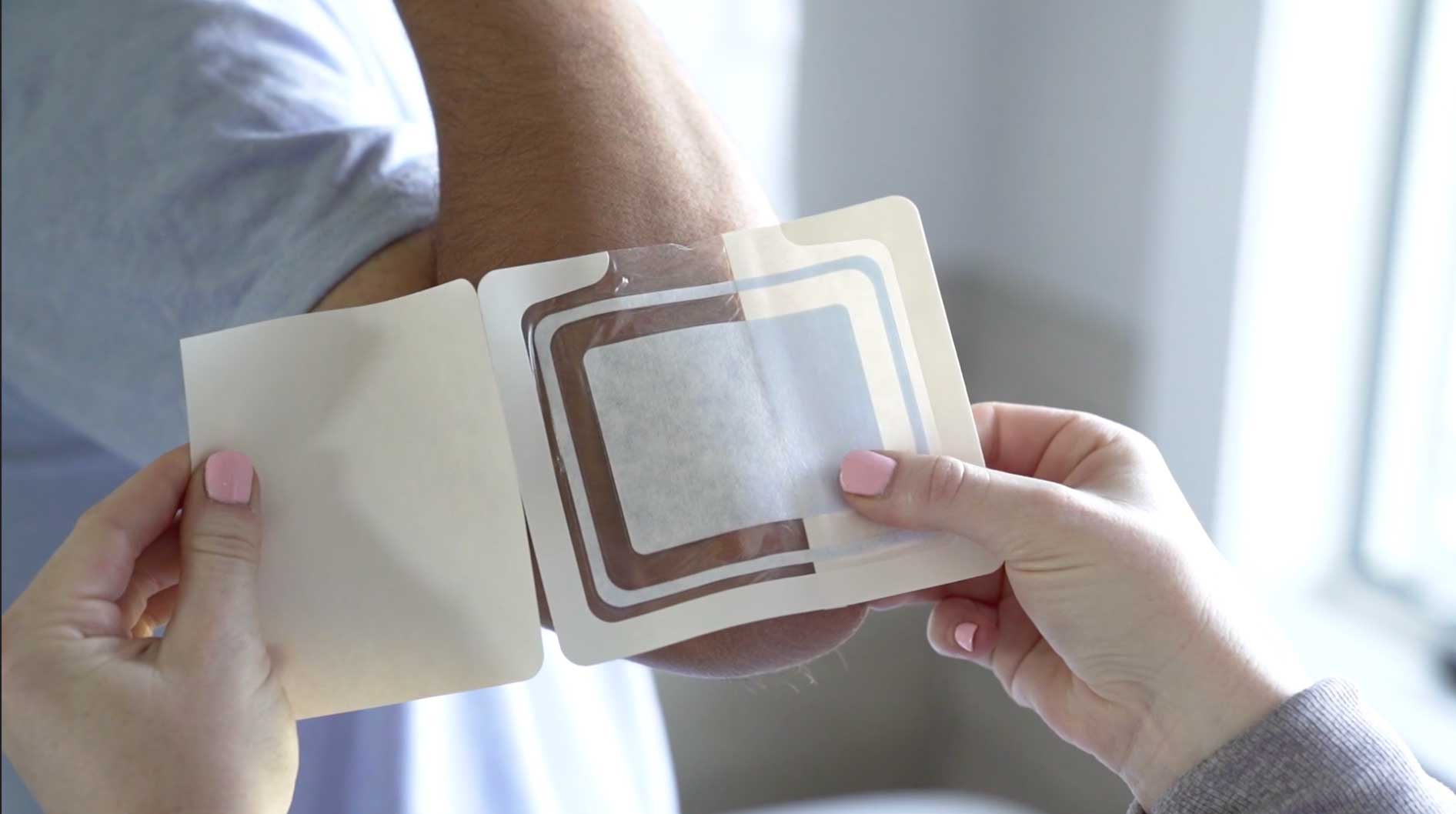 DrySee Launches Patented Waterproof Bandage with Wetness Indicator