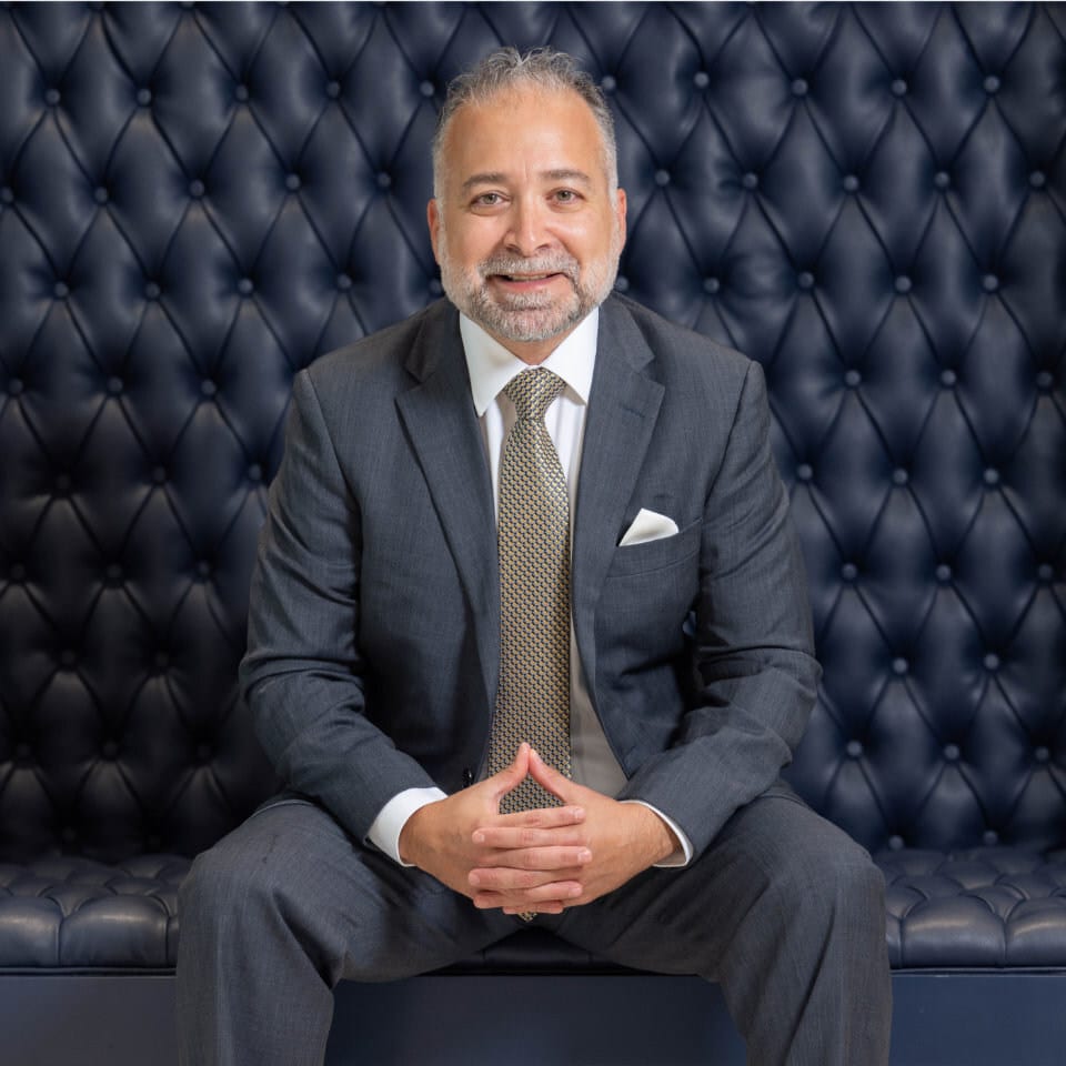 Dr Amir Ghaznavi Introduces Incision-Free Neck Rejuvenation Procedure